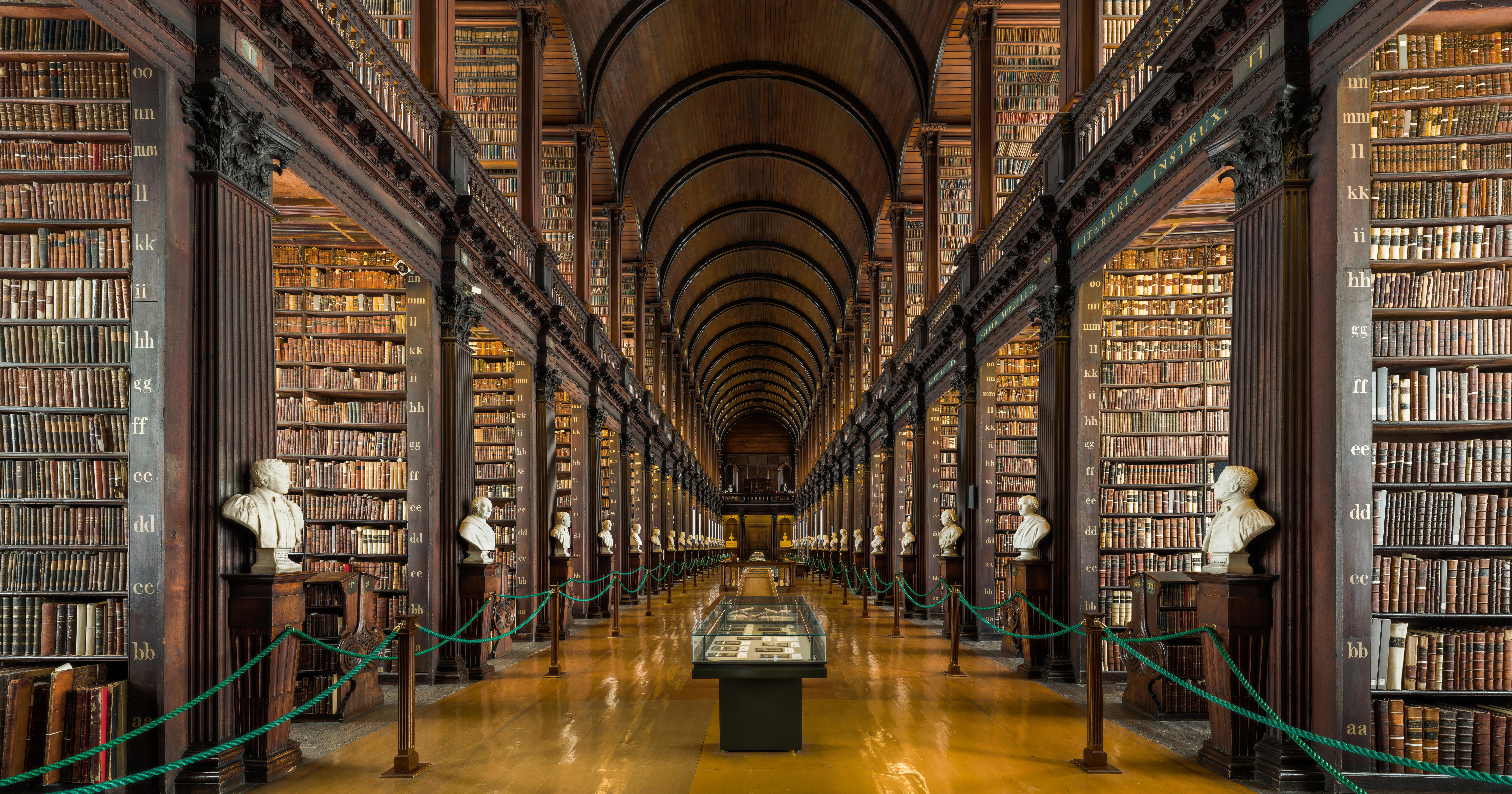 11 Real-Life Fairytale Libraries Guaranteed to Take Your Breath Away ...